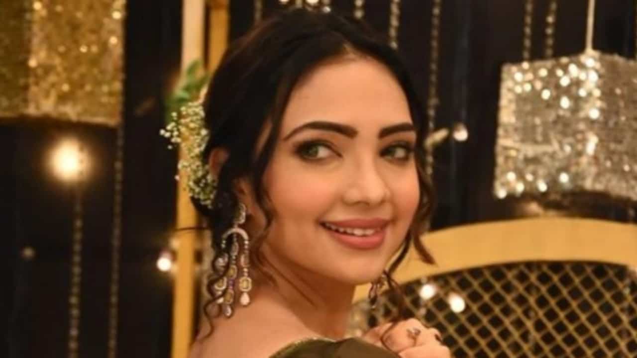 Pooja Banerjee On Taking Inspiration From Deepika Padukone’s Cocktail ...