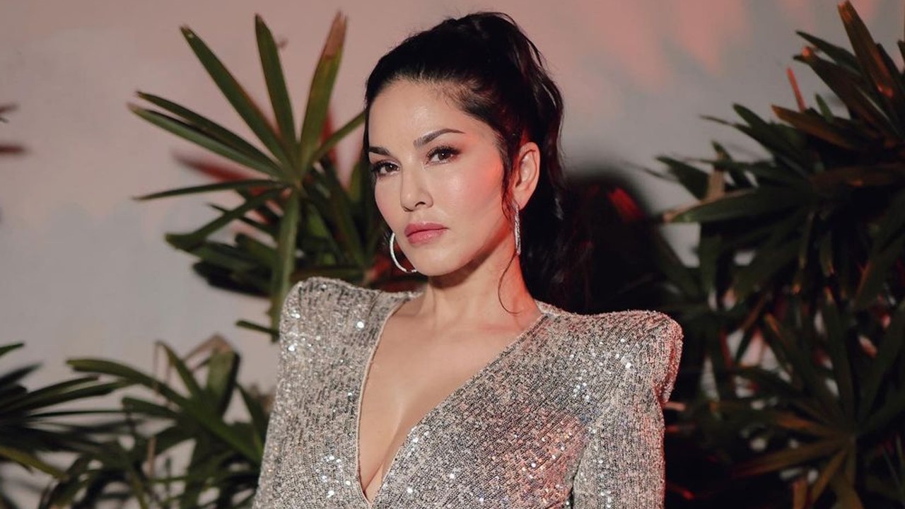 Do You Know Sunny Leone Was The Original Choice For Jism? Here's How ...